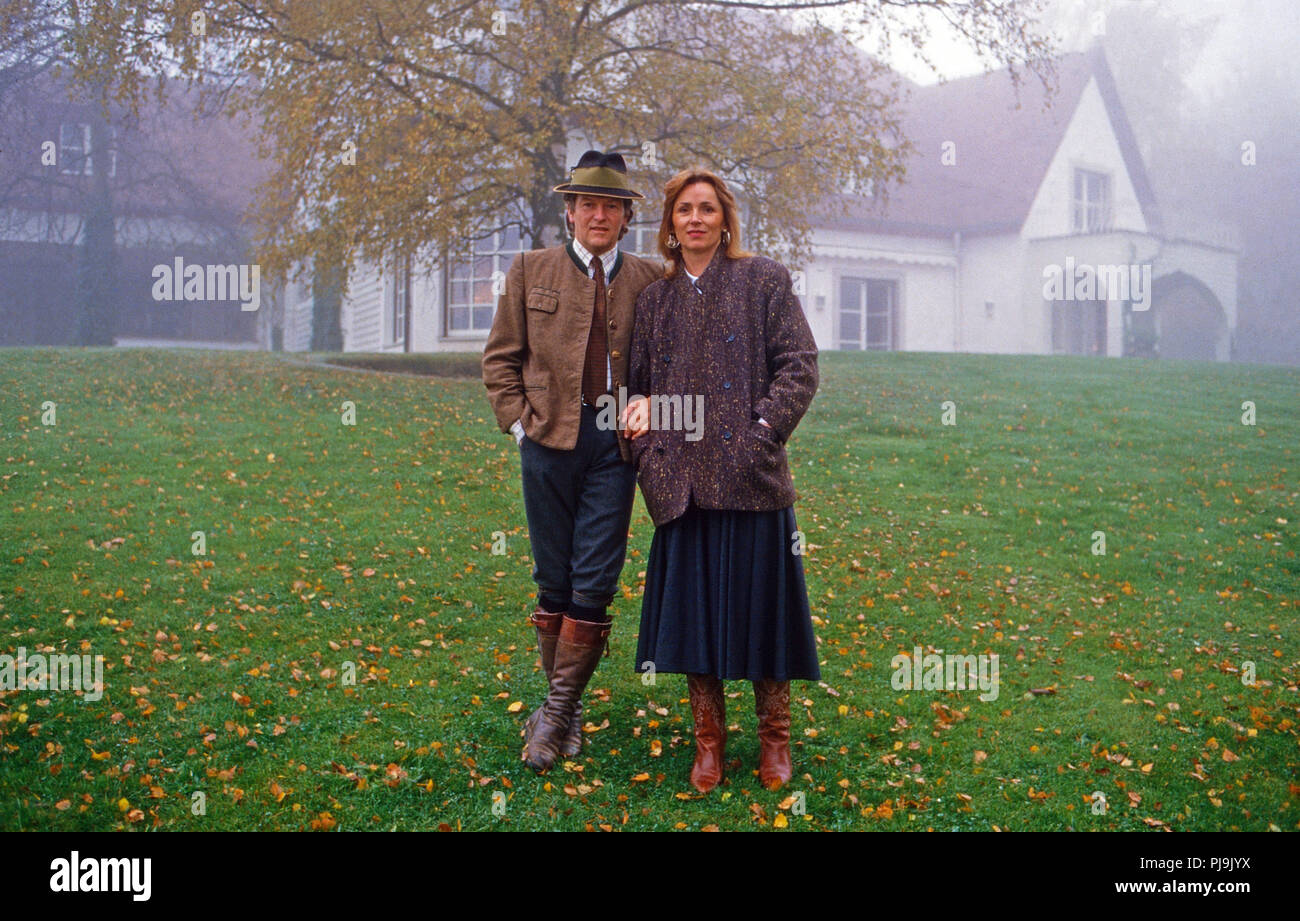 Wendelin von Boch Galhau mit Ehefrau Brigitte in Mettlach, Ca. 1989 ... Wendelin von Boch Galhau mit Ehefrau Brigitte in Mettlach, Ca. 1989 ...