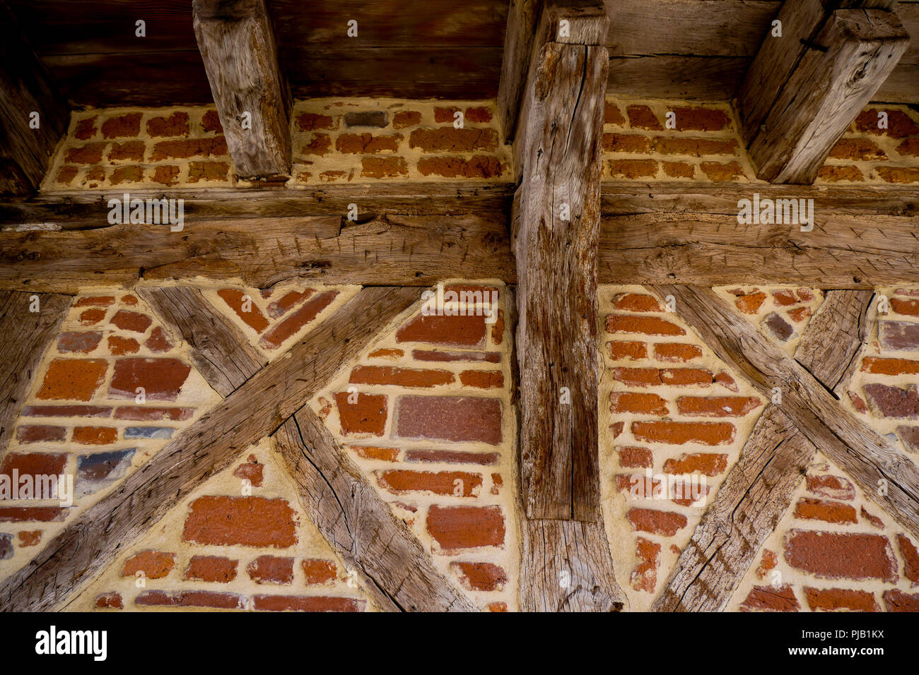 Fachwerkhaus aus holz -Fotos und -Bildmaterial in hoher Auflösung – Alamy
