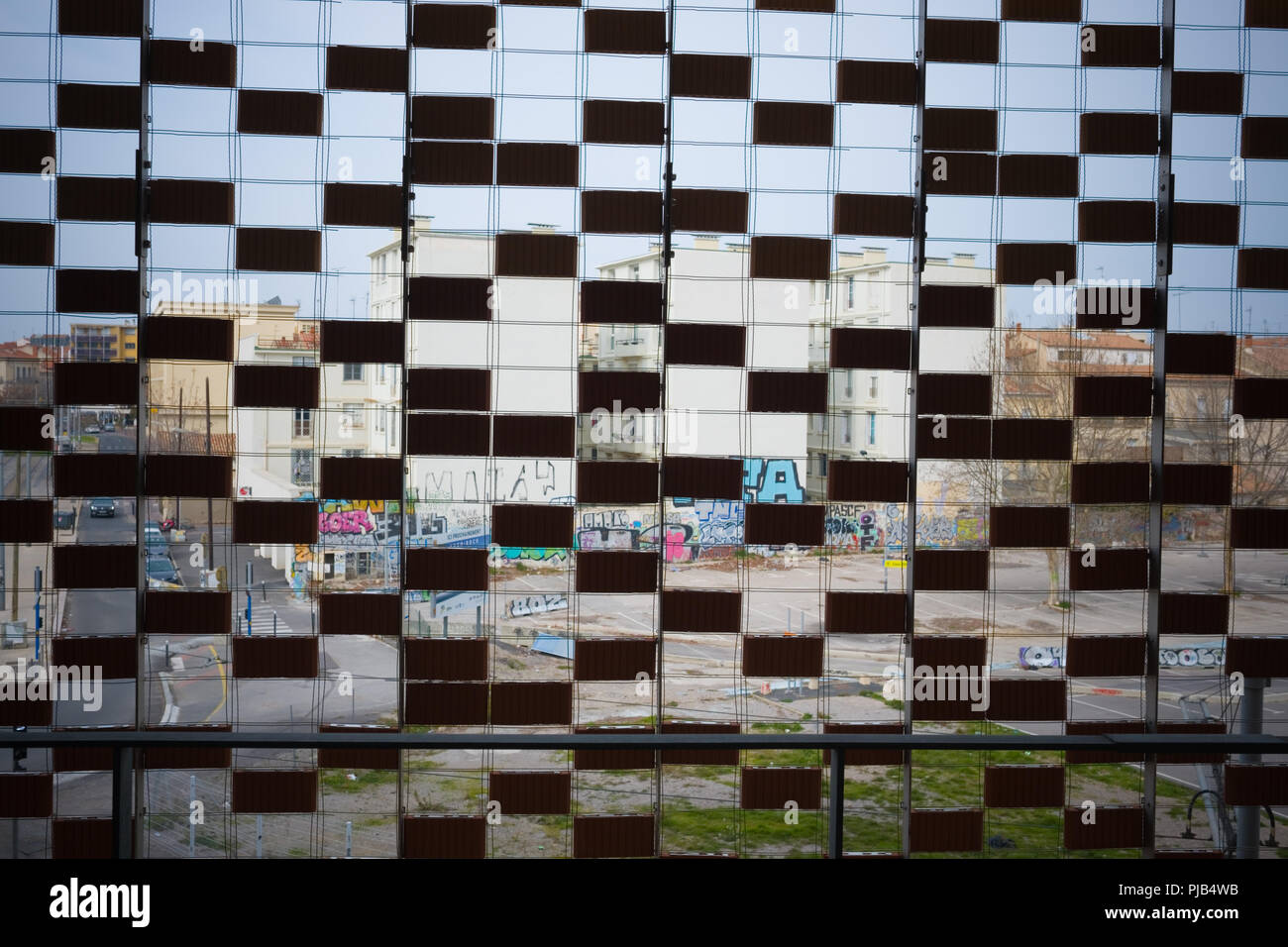 Linear park graffiti street art -Fotos und -Bildmaterial in hoher ...