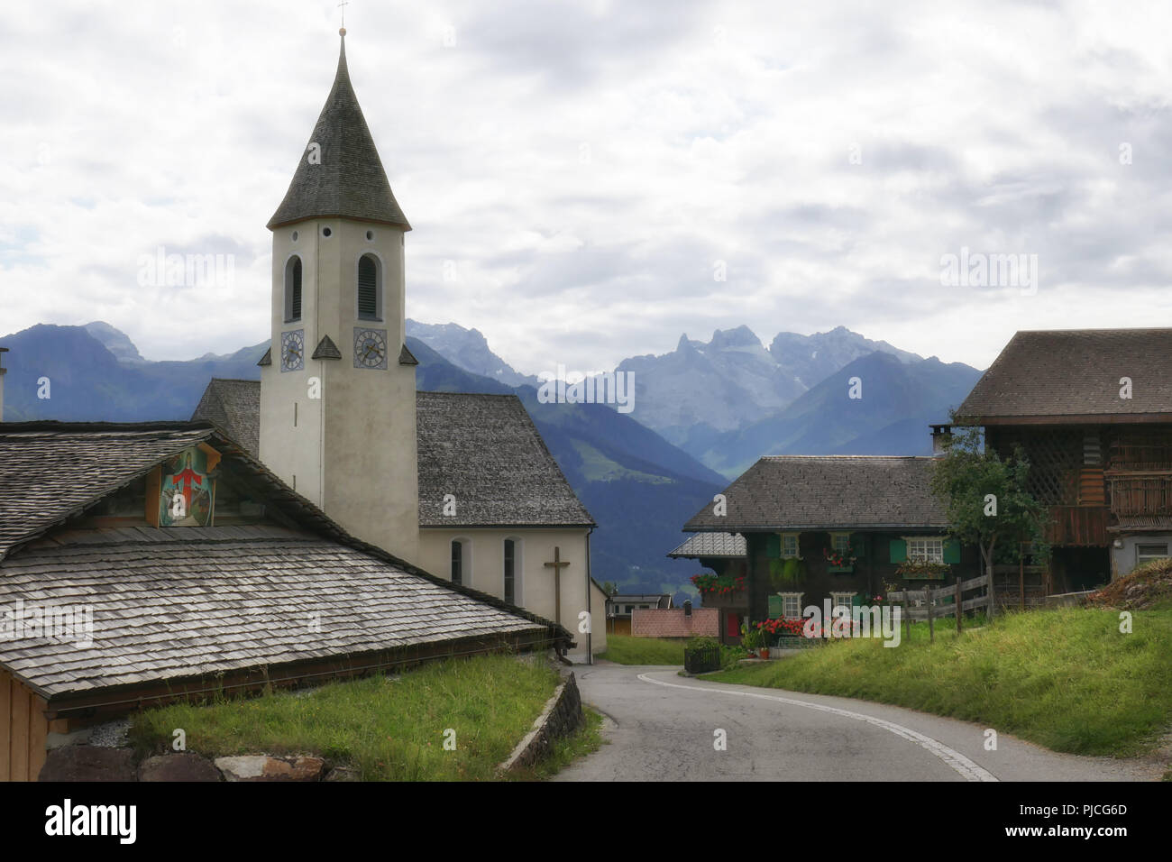 Villaggio montagne della svizzera -Fotos und -Bildmaterial in hoher Auflösung – Alamy