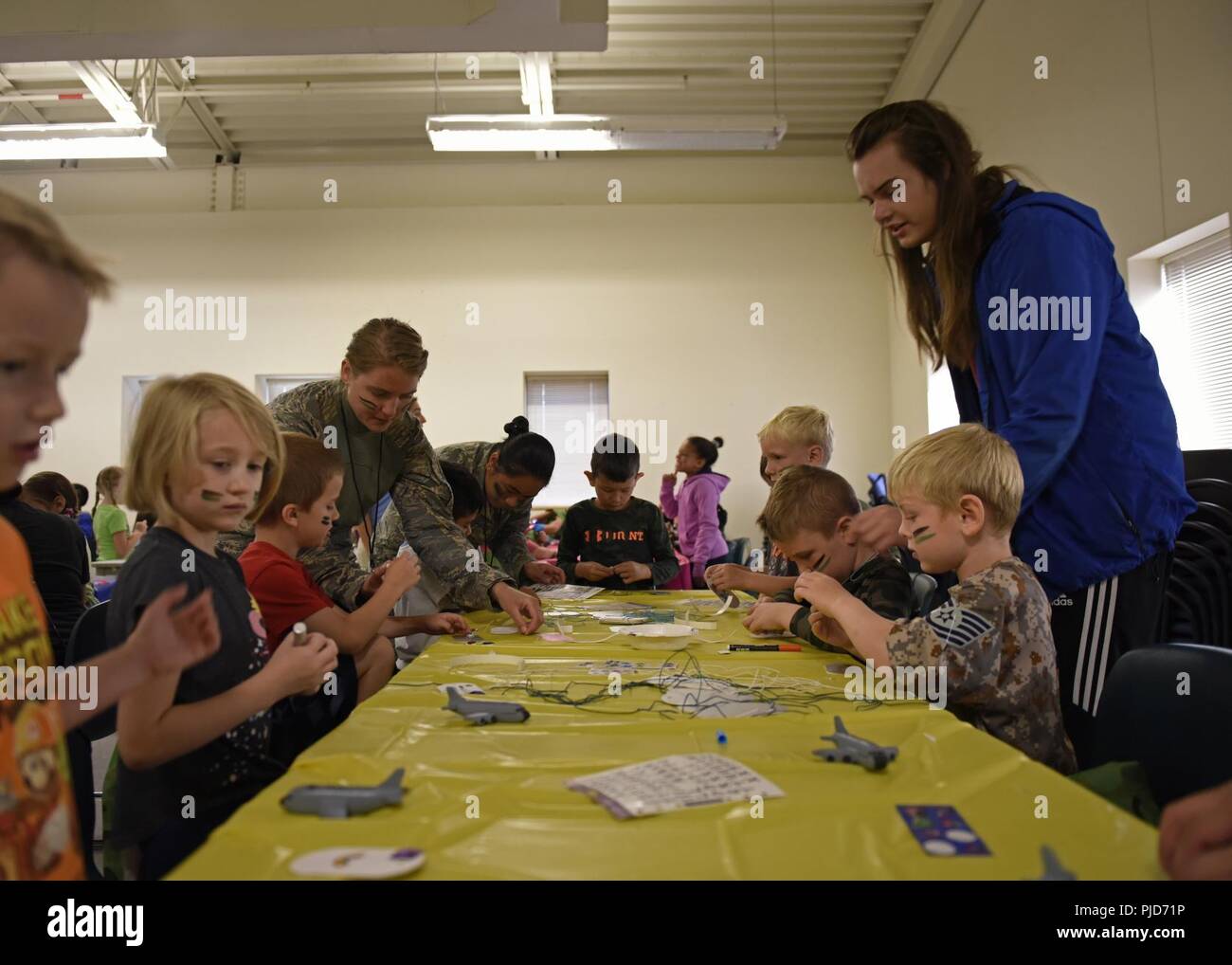 Operation kids understanding deployment operations -Fotos und ... Operation kids understanding deployment operations -Fotos und ...