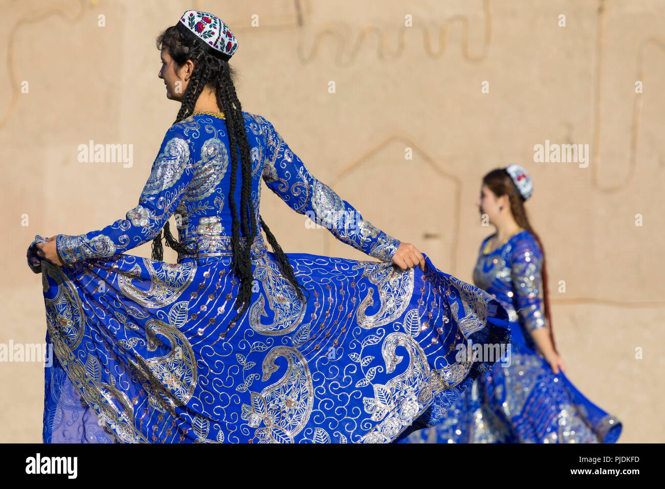 Uzbek Girls Bukhara Uzbekistan Stockfotos und -bilder Kaufen - Alamy