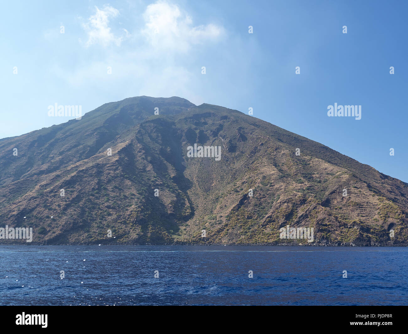Stromboli island ginostra -Fotos und -Bildmaterial in hoher Auflösung ...