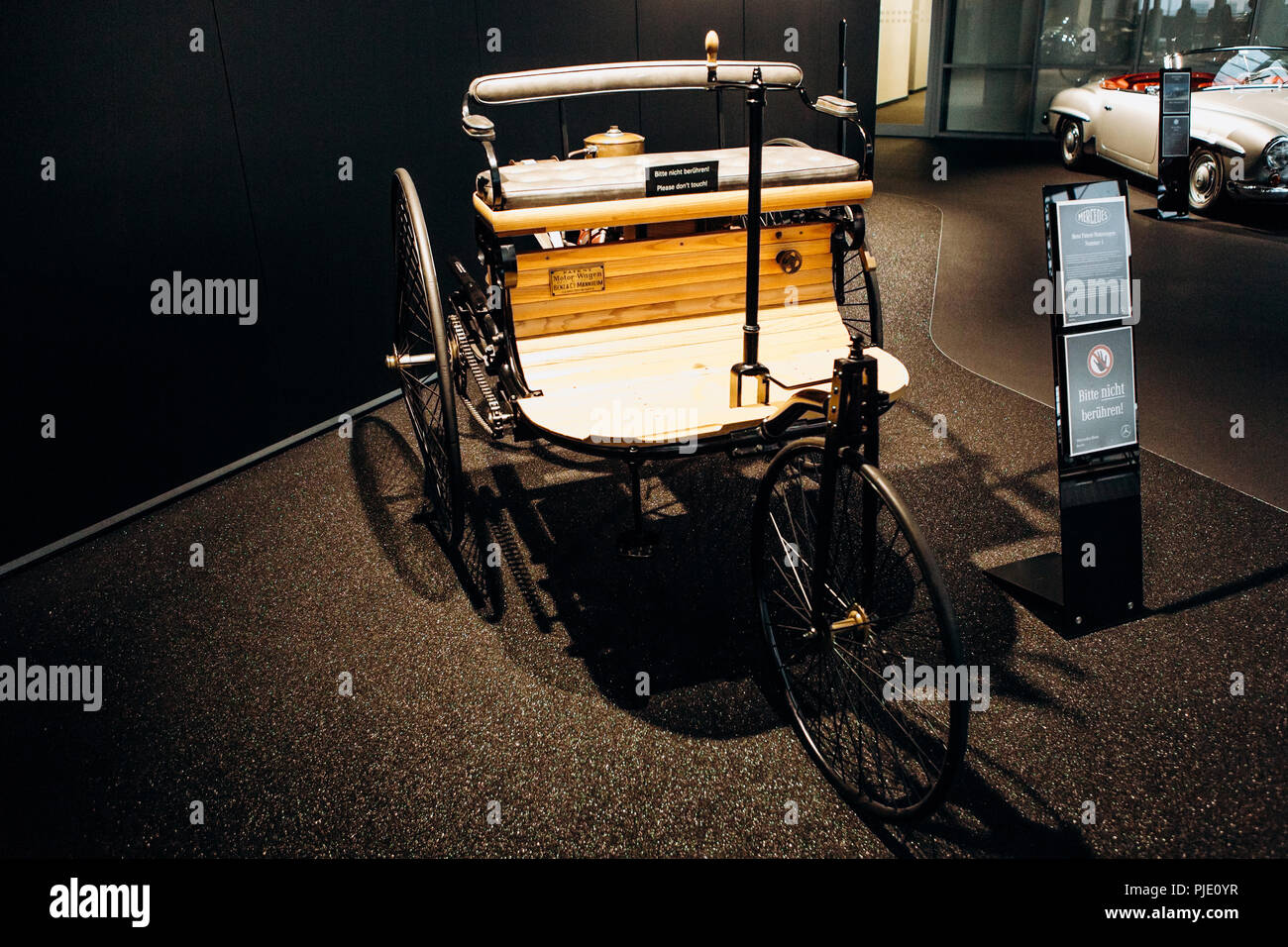 Berlin germany car show mercedes benz -Fotos und -Bildmaterial in hoher ...