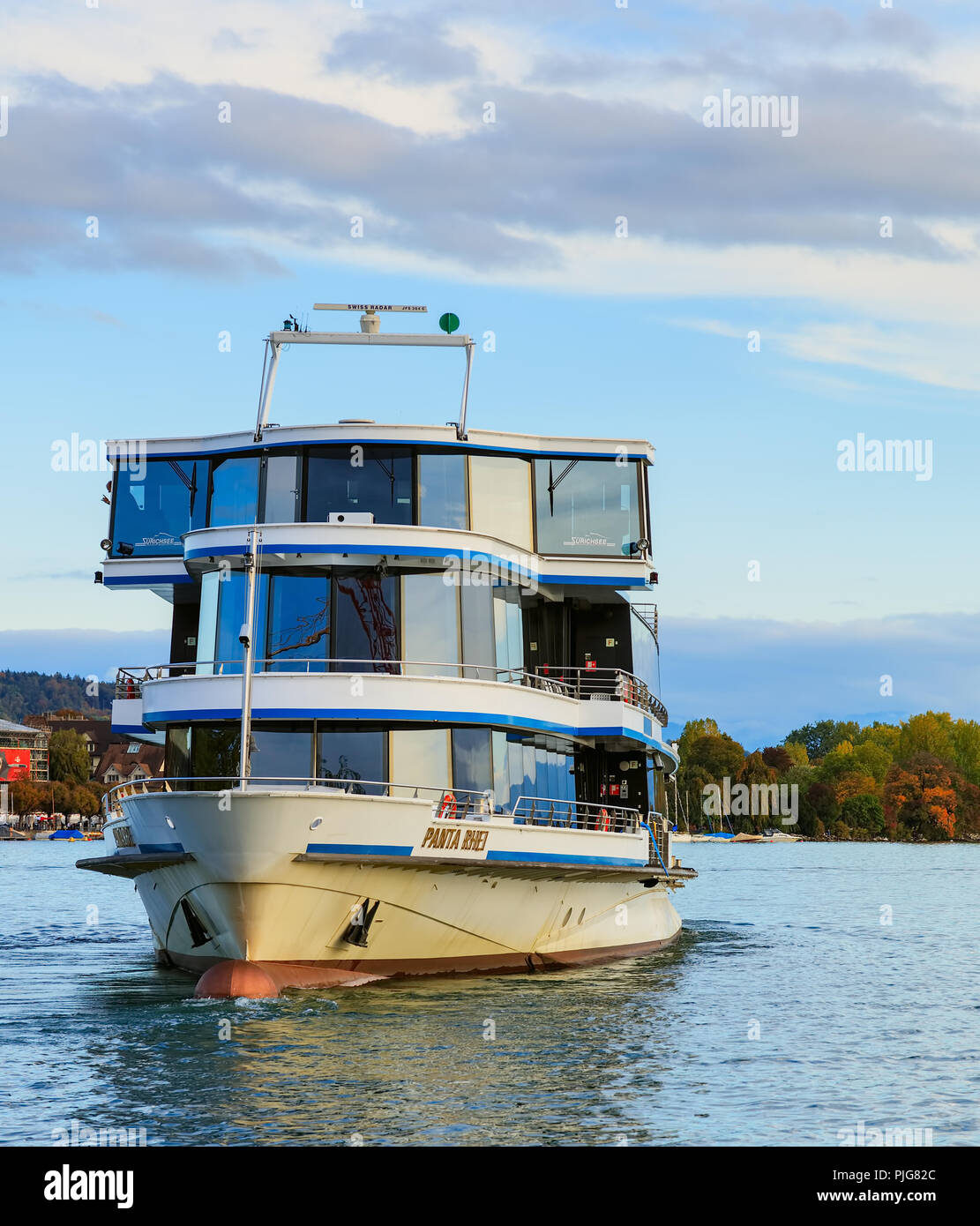 Zürich, Schweiz - Oktober 1, 2017: MS Panta Rhei am Züricher See ...