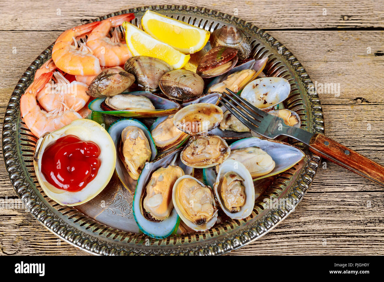 Essen und trinken muschel fisch gourmet -Fotos und -Bildmaterial in ...