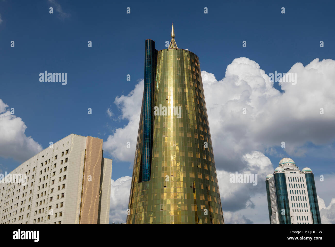 Ak orda presidential palace -Fotos und -Bildmaterial in hoher Auflösung ...