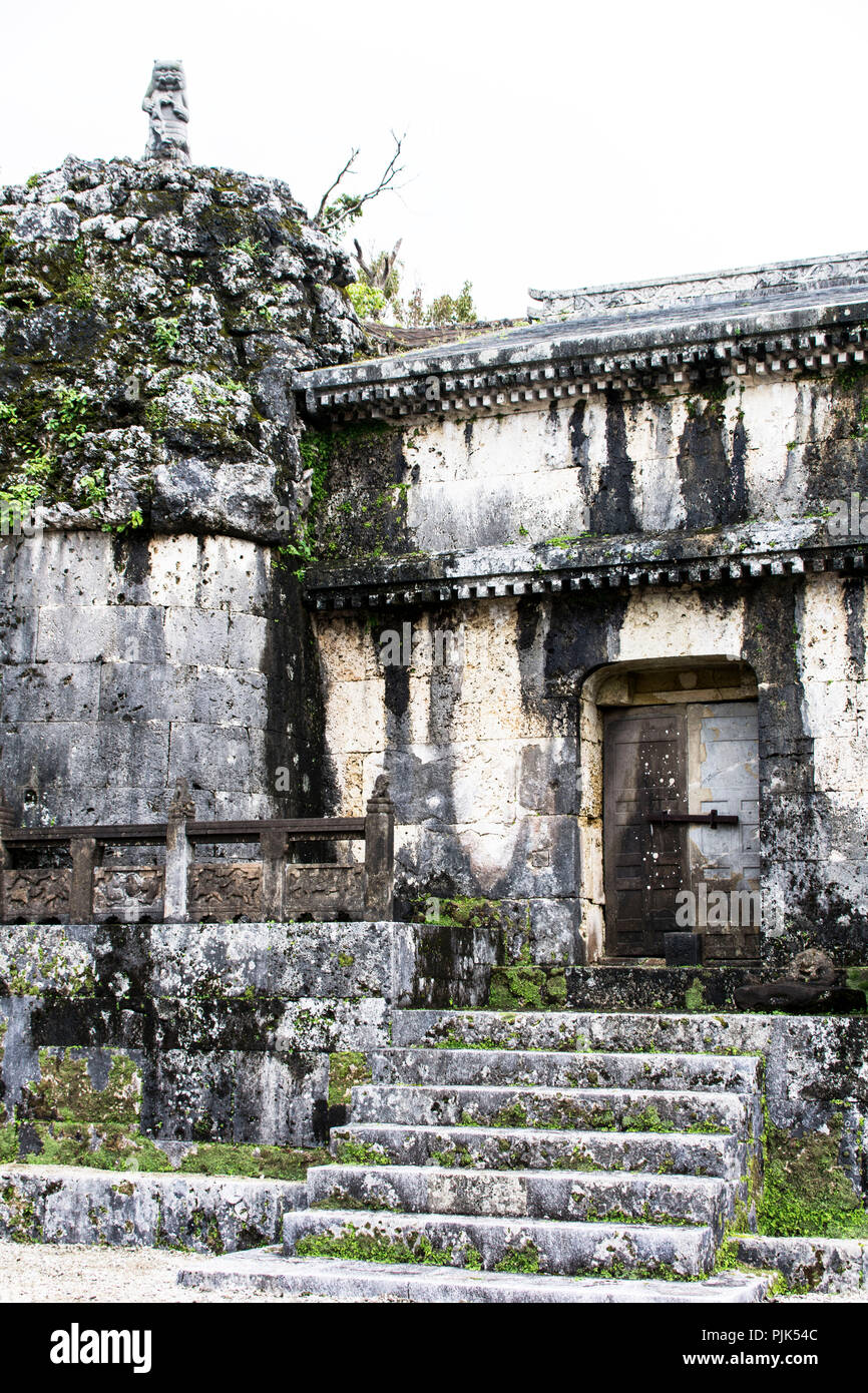 Tamaudun mausoleum von naha auf der okinawa insel von japan Stockfotos ...
