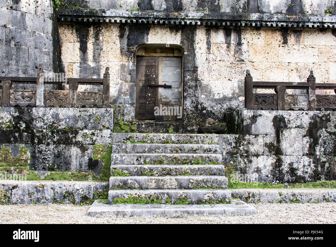 Tamaudun mausoleum von naha auf der okinawa insel von japan Stockfotos ...