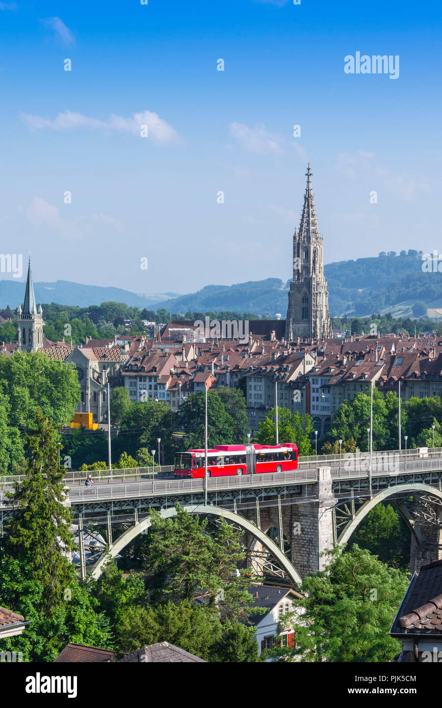 Blick von der Berner Altstadt mit Münster, Bern, Kanton Bern, Schweiz ...