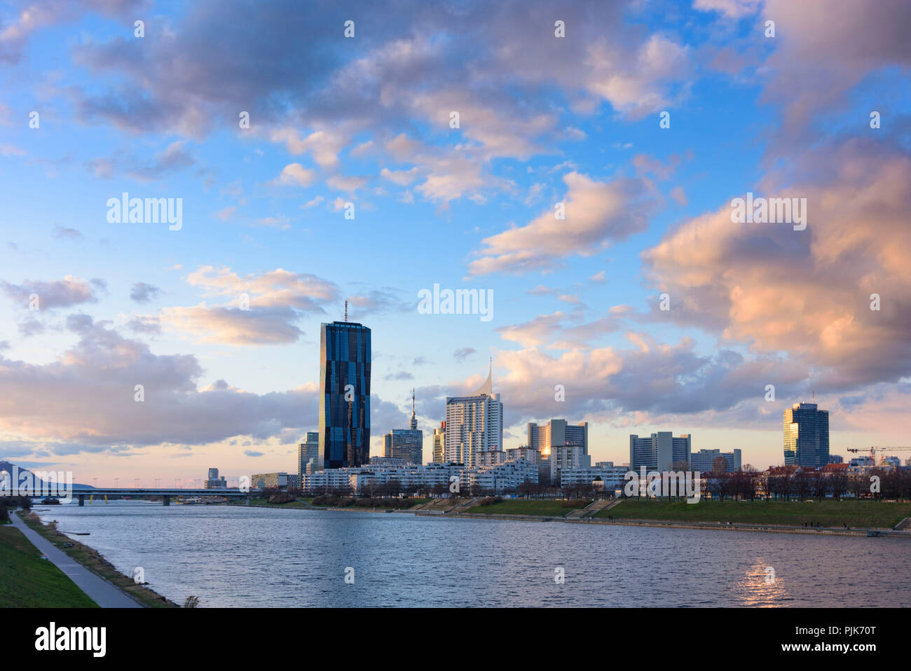 Fluss neue donau neue donau in 22 donaustadt -Fotos und -Bildmaterial ...