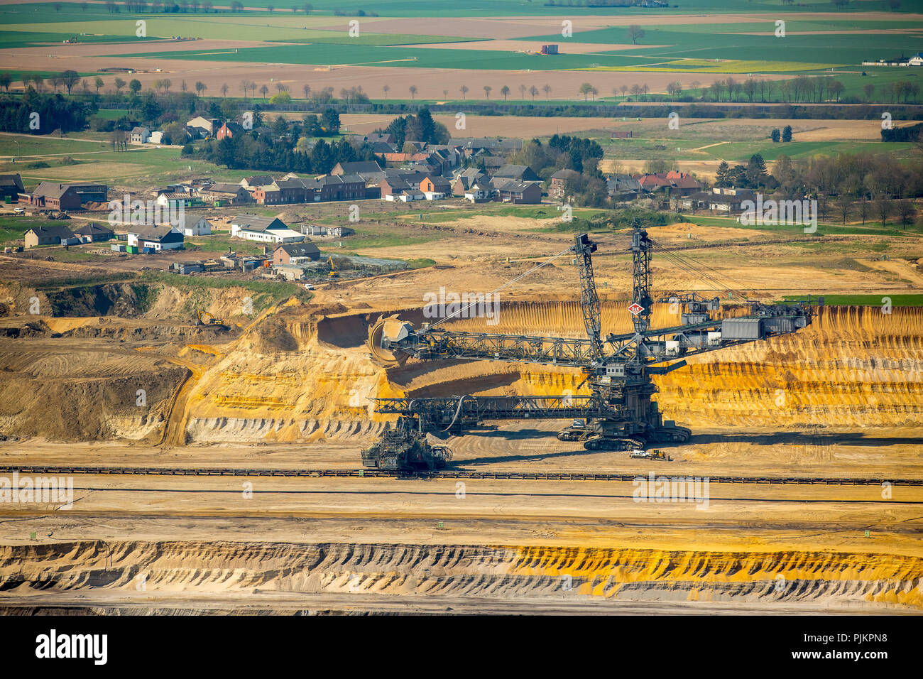 Braunkohle bergbau garzweiler in juchen -Fotos und -Bildmaterial in ...