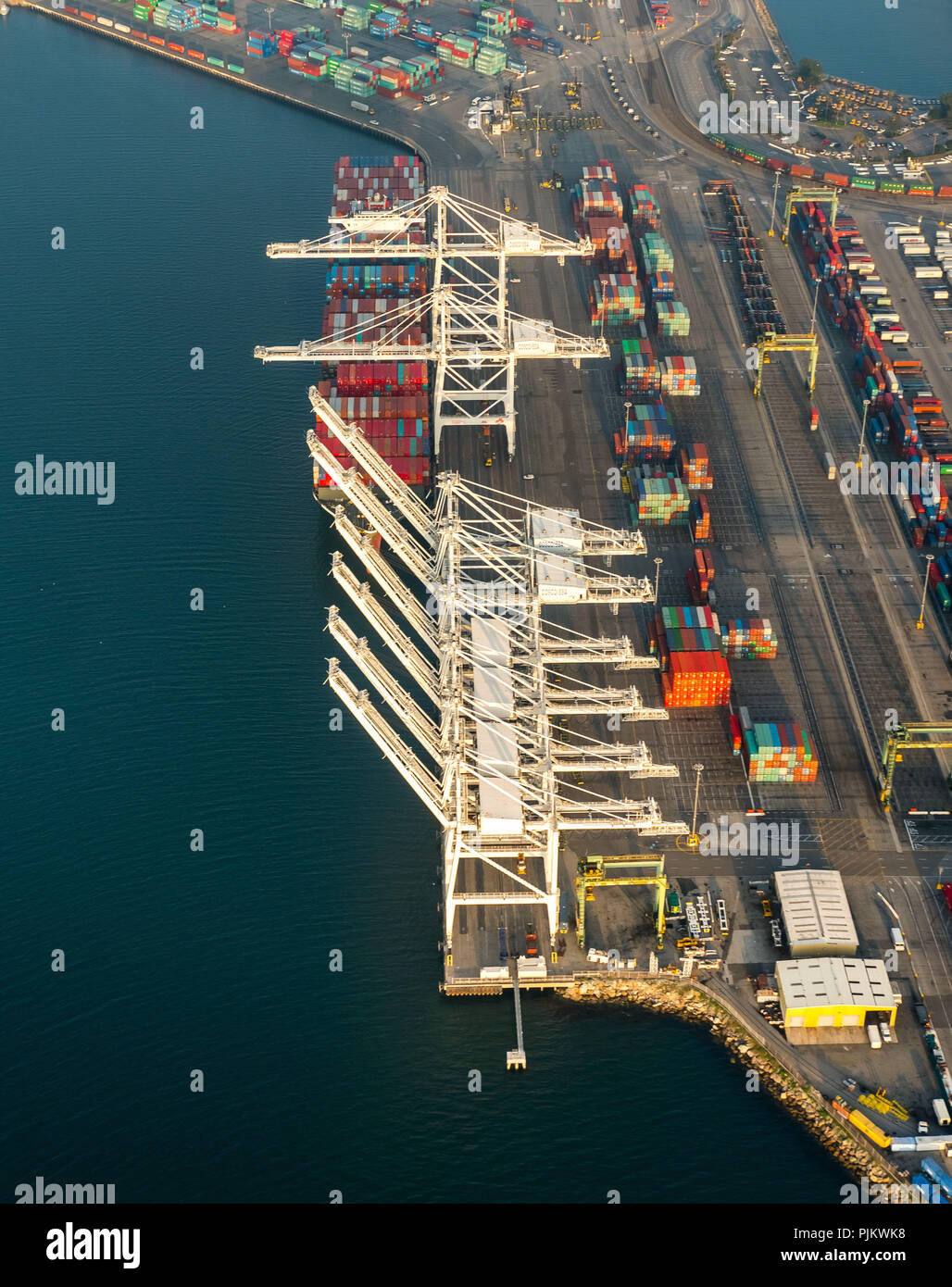 Container harbor -Fotos und -Bildmaterial in hoher Auflösung – Alamy