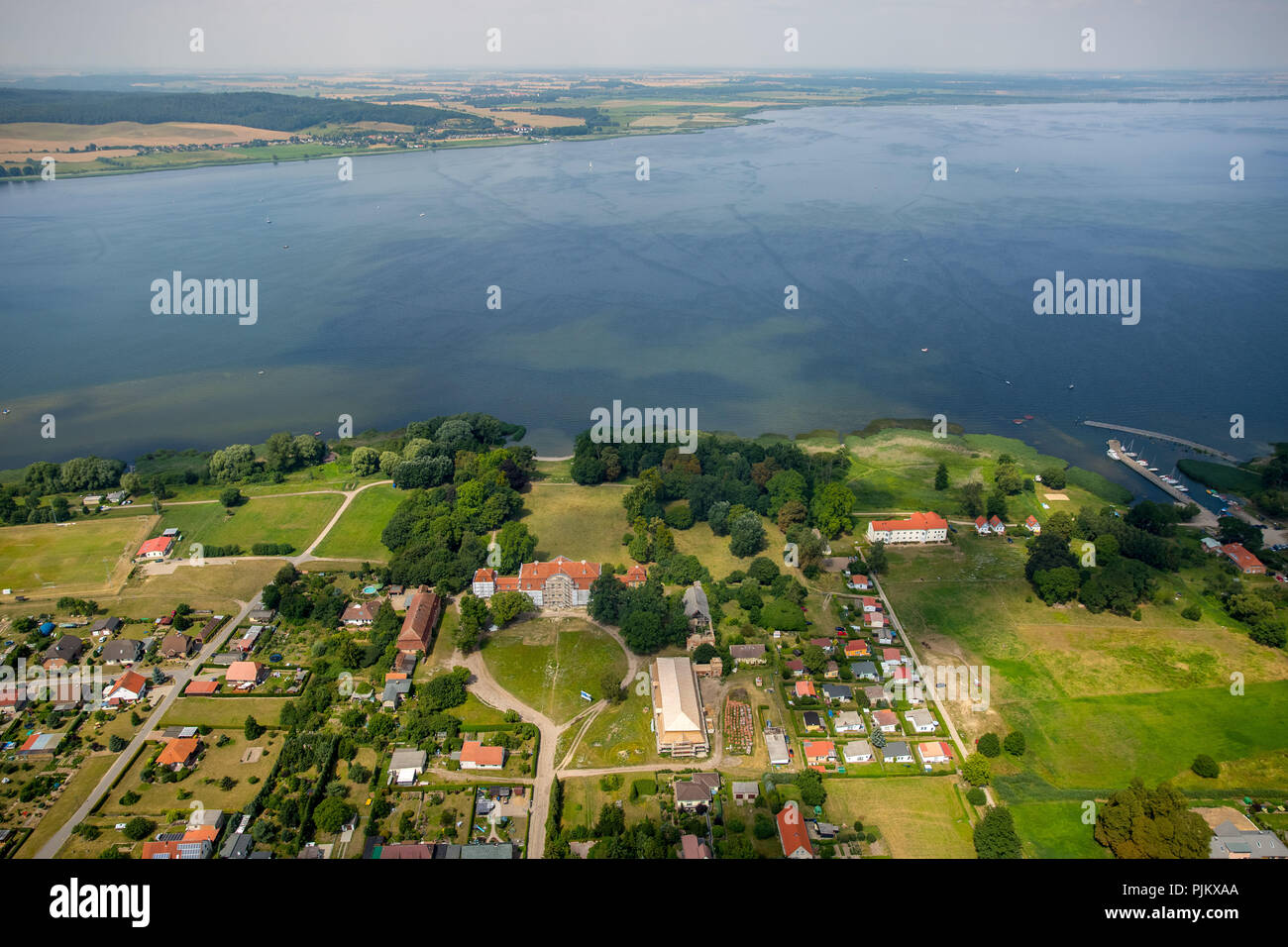 Luftbild von schloss kummerow und kummerower see -Fotos und ...