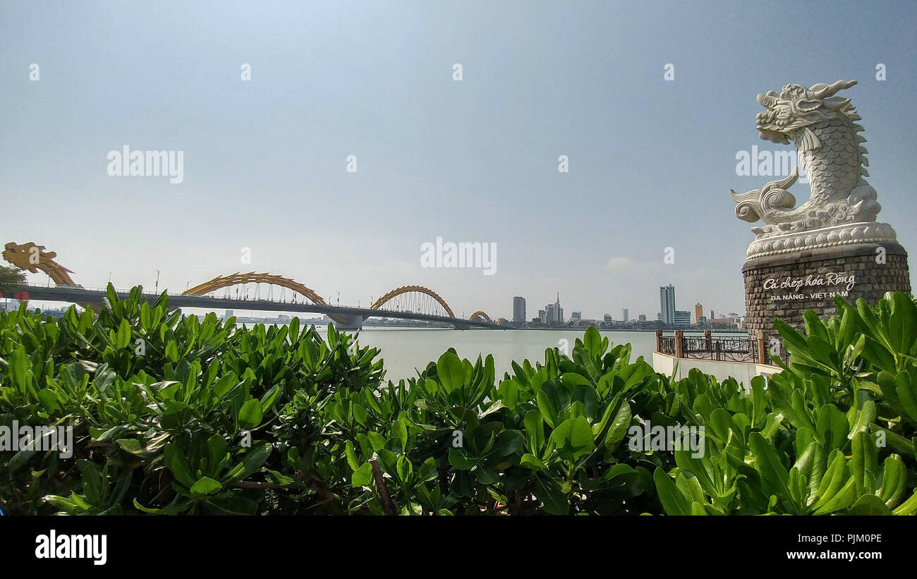 Dragon river bridge da nang vietnam -Fotos und -Bildmaterial in hoher ...