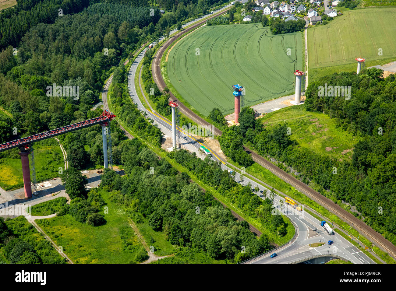 Überquerung der Bundesstraße 7 B 7 in der Nähe von Olsberg, Entwicklung ...