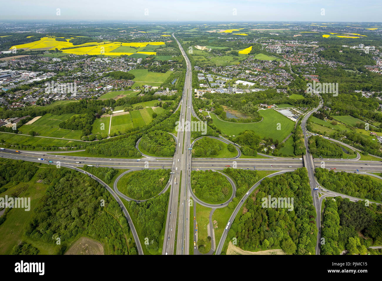 Autobahnkreuz Hilden mit Blick auf Erkrath, A46 und A 3, Bundesstraße ...