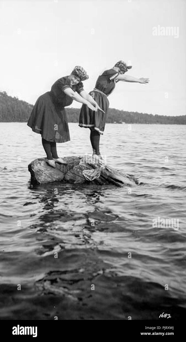 Bade schönheiten vintage -Fotos und -Bildmaterial in hoher Auflösung ...