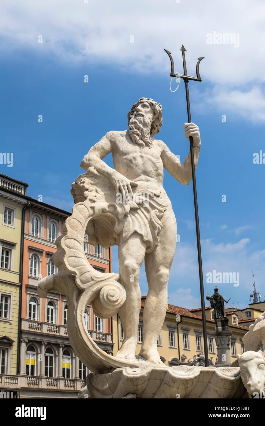 Neptun brunnen triest -Fotos und -Bildmaterial in hoher Auflösung – Alamy
