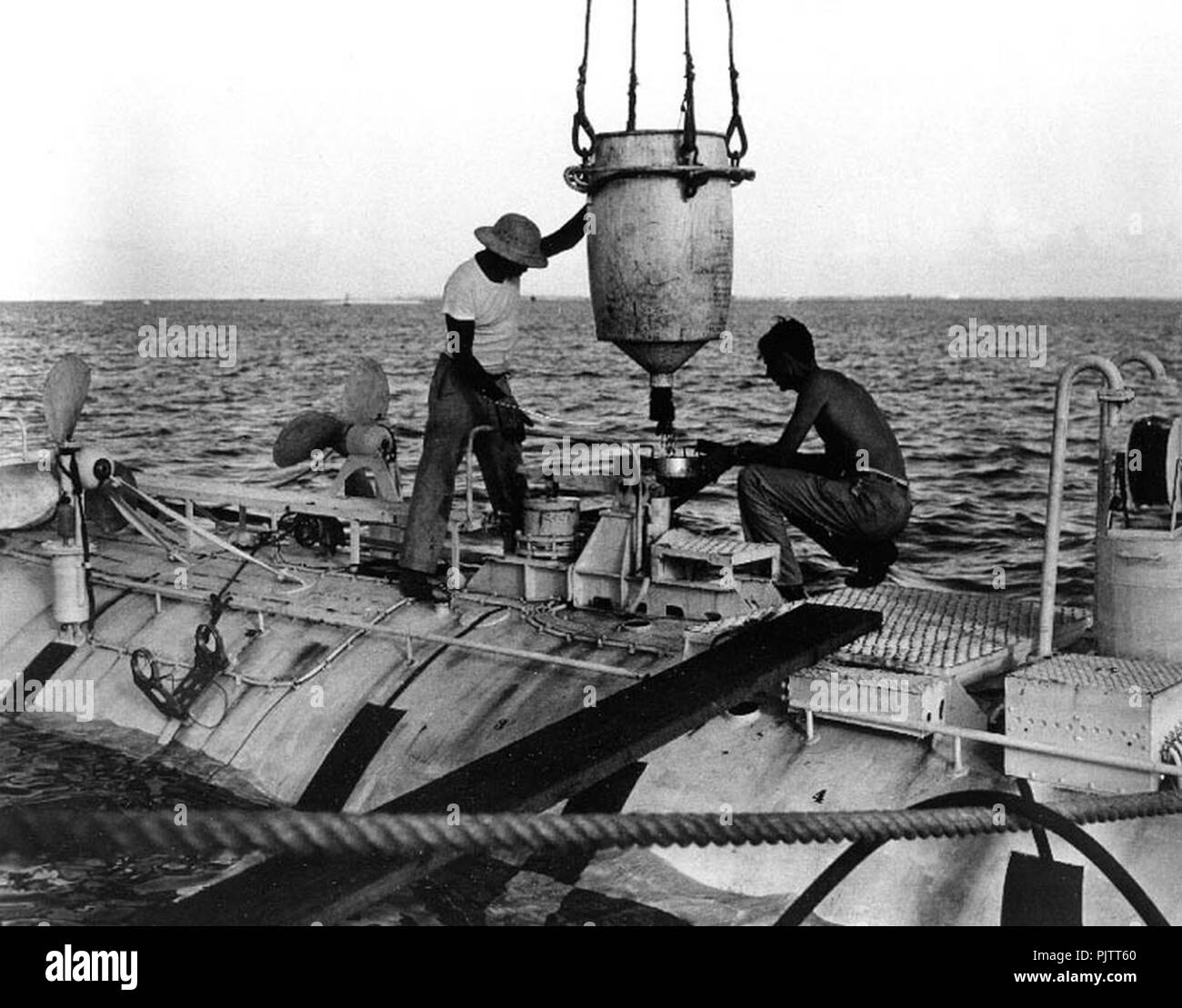 Bathyscaphe triest -Fotos und -Bildmaterial in hoher Auflösung – Alamy