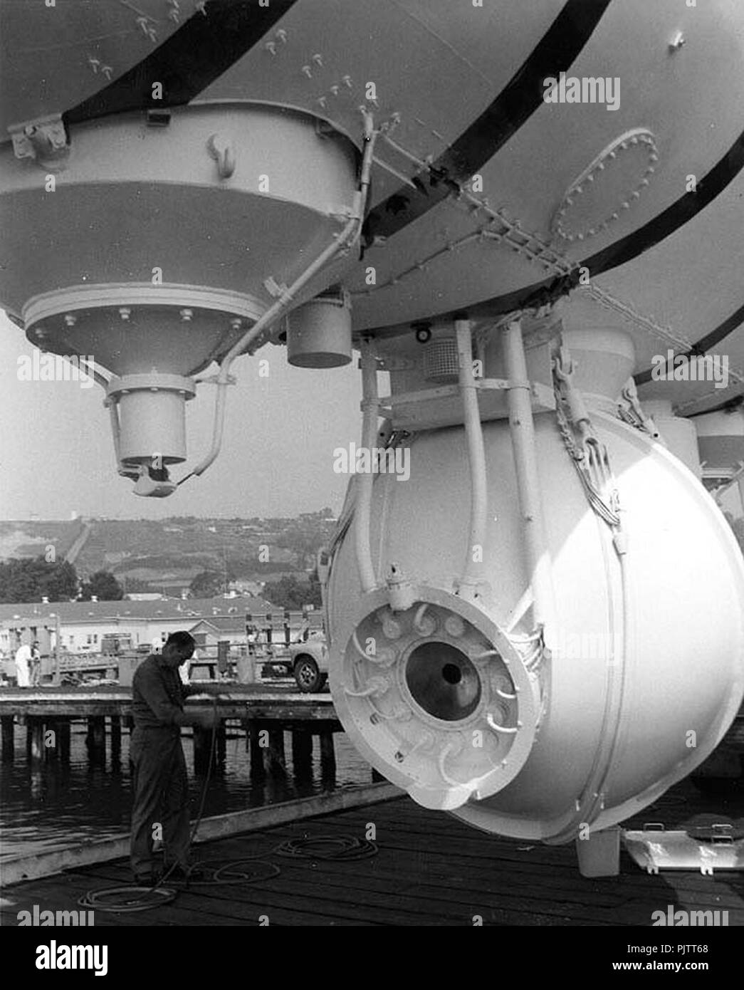 Bathyscaphe triest -Fotos und -Bildmaterial in hoher Auflösung – Alamy