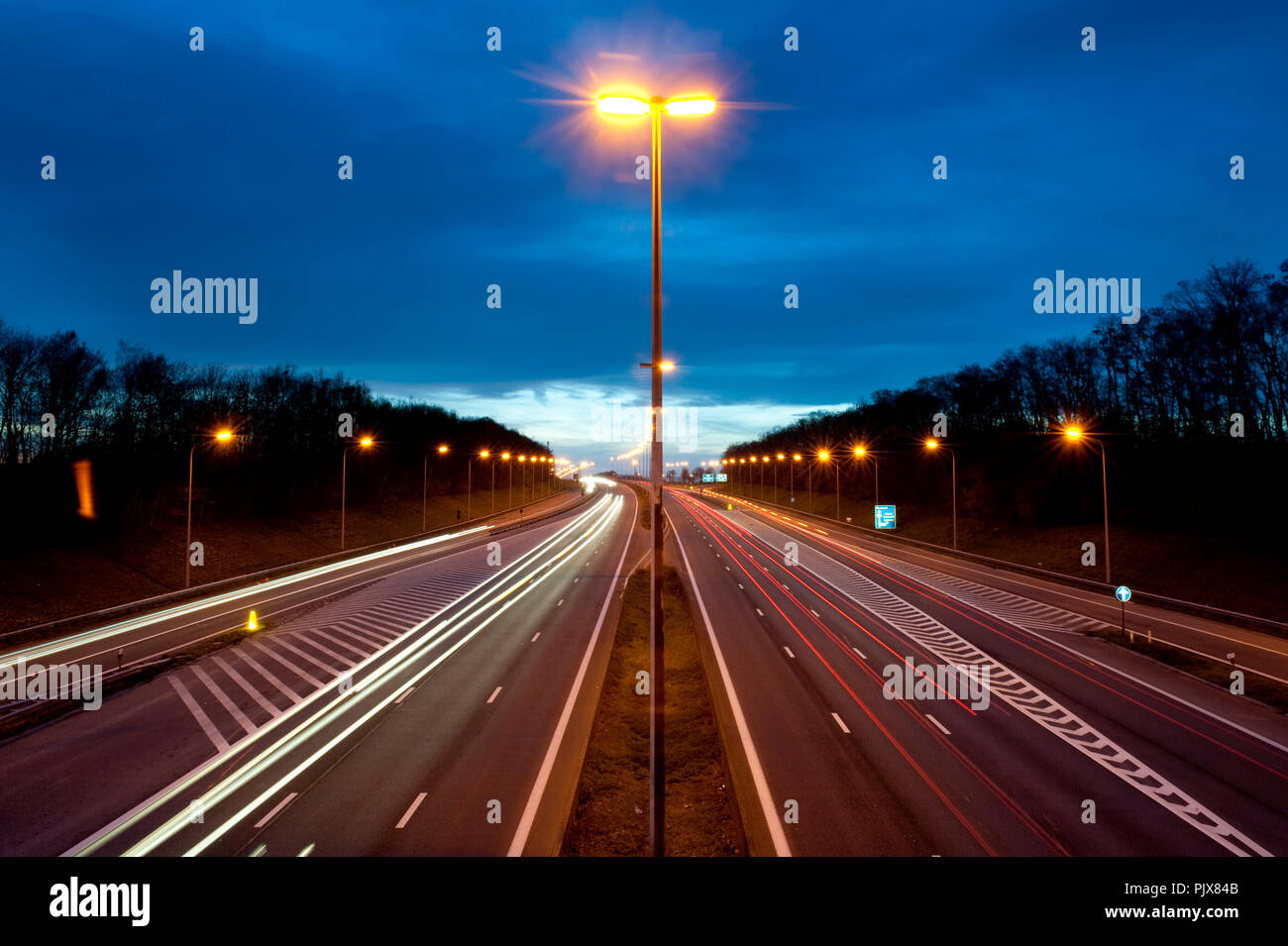 Elegantes Belgien Autobahn Geschwindigkeit Fotos