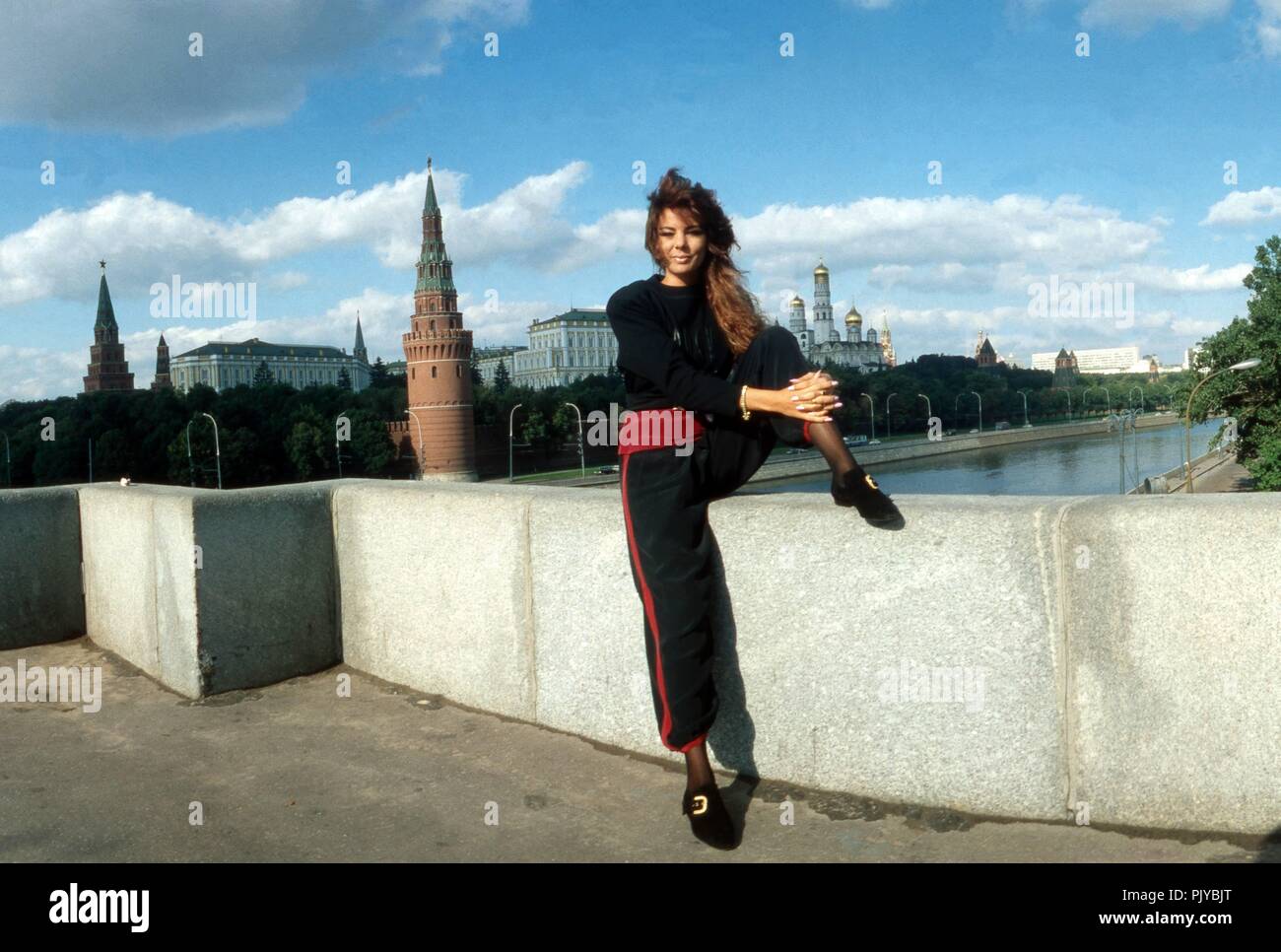 Sandra, deutsche Popsängerin, vor dem Kreml in Moskau, Dada, 1989 ...
