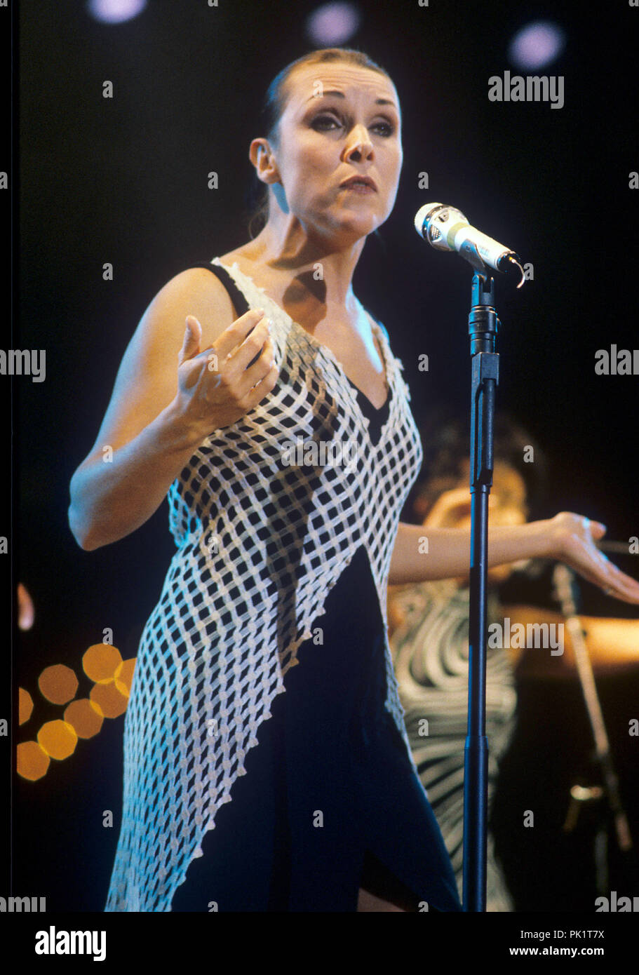 Dani Klein (Vaya Con Dios) im November 1992 in Dortmund. | Verwendung ...