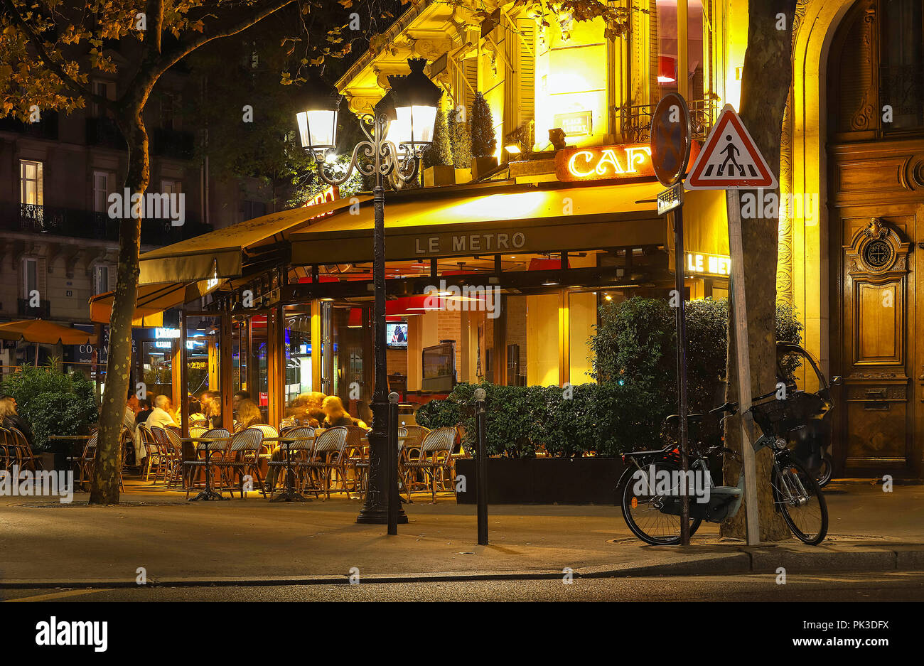 Le metro restaurant -Fotos und -Bildmaterial in hoher Auflösung – Alamy
