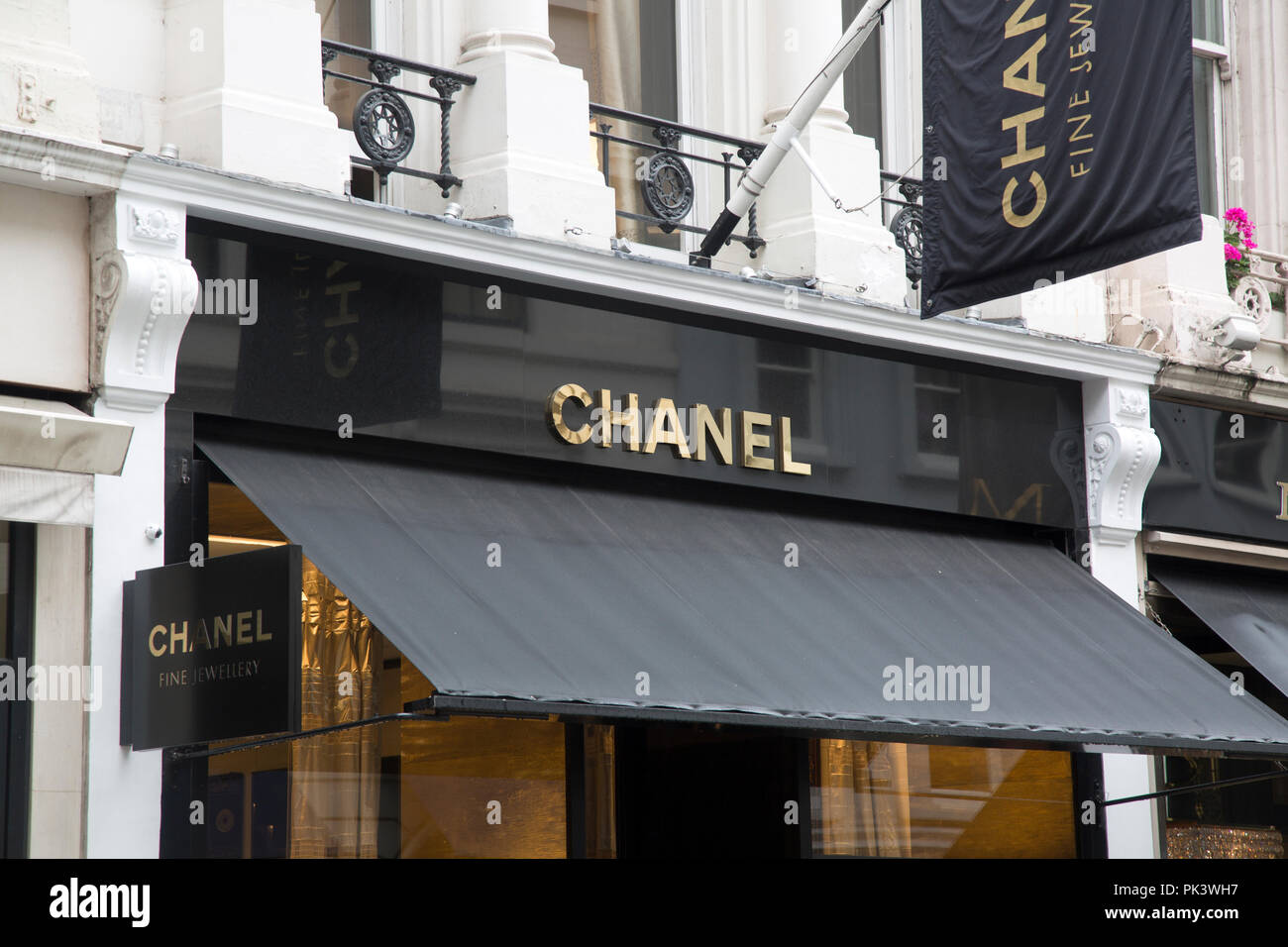 Chanel shop london -Fotos und -Bildmaterial in hoher Auflösung – Alamy