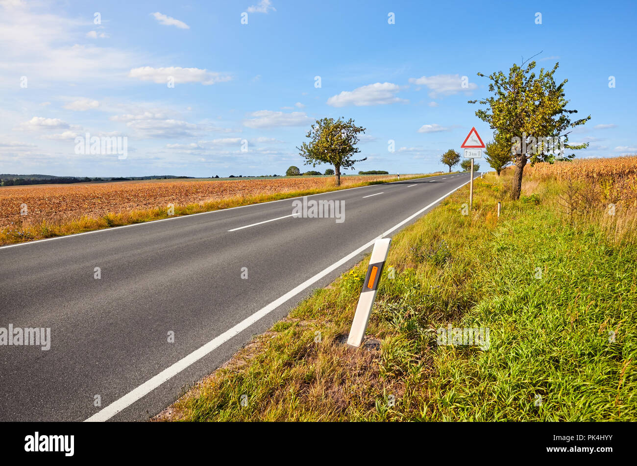 Autobahn in der landschaft -Fotos und -Bildmaterial in hoher Auflösung ...