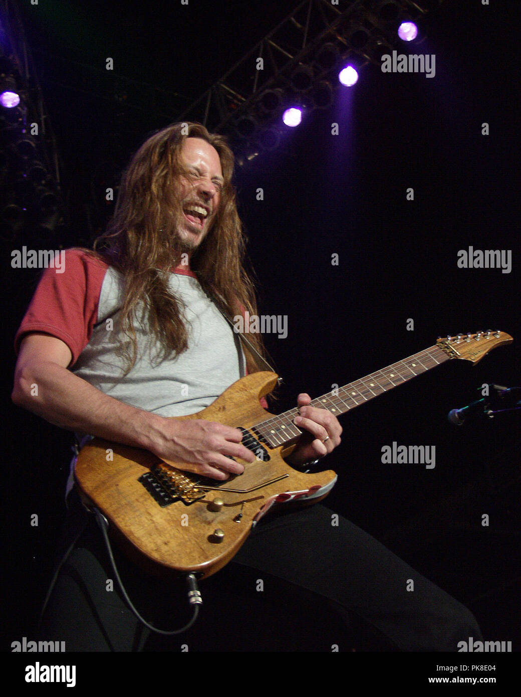 Reb Beach von Winger führt bei Lakewood Amphitheatre in Atlanta ...