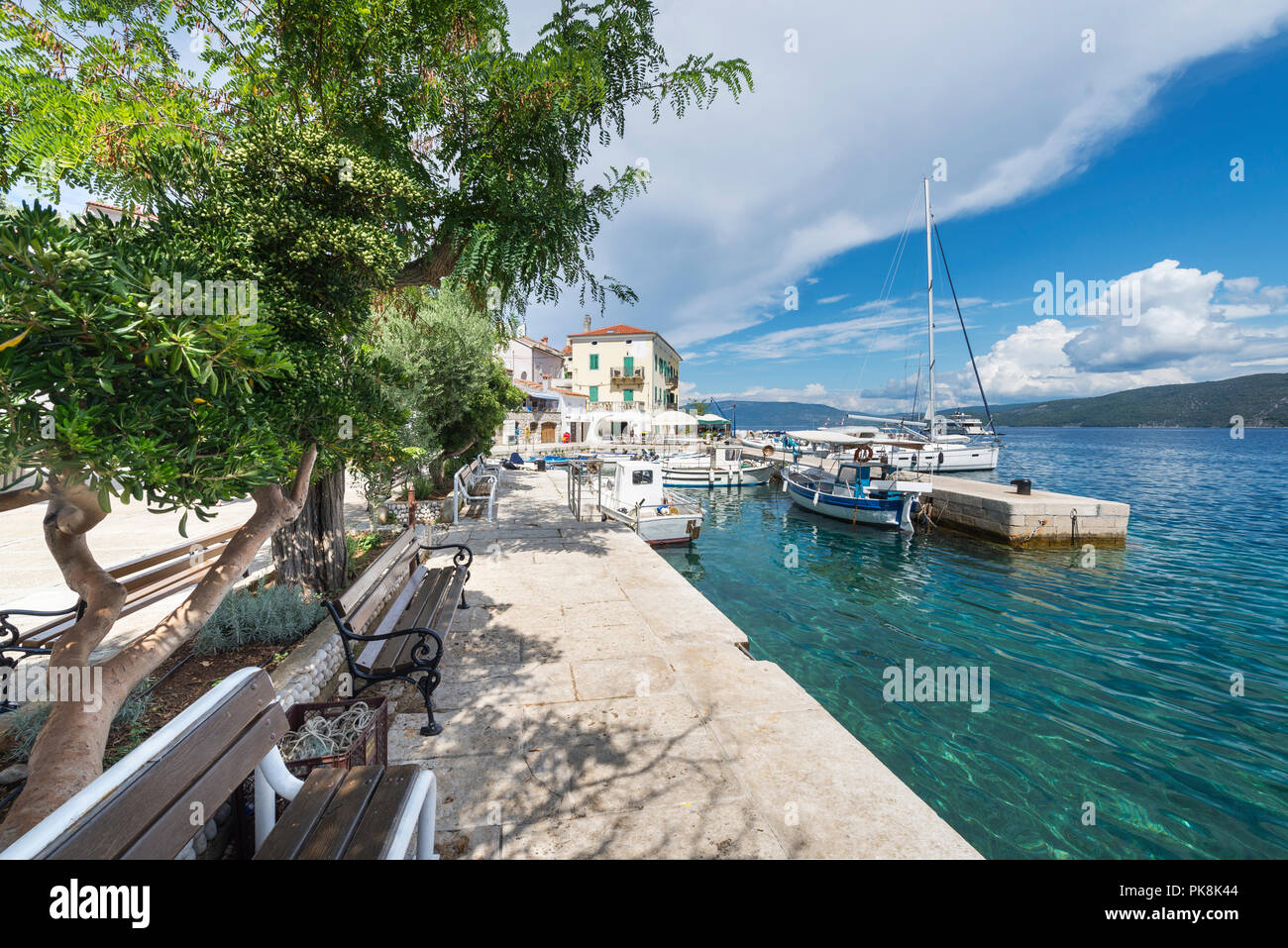 Valun village cres island croatia -Fotos und -Bildmaterial in hoher ...