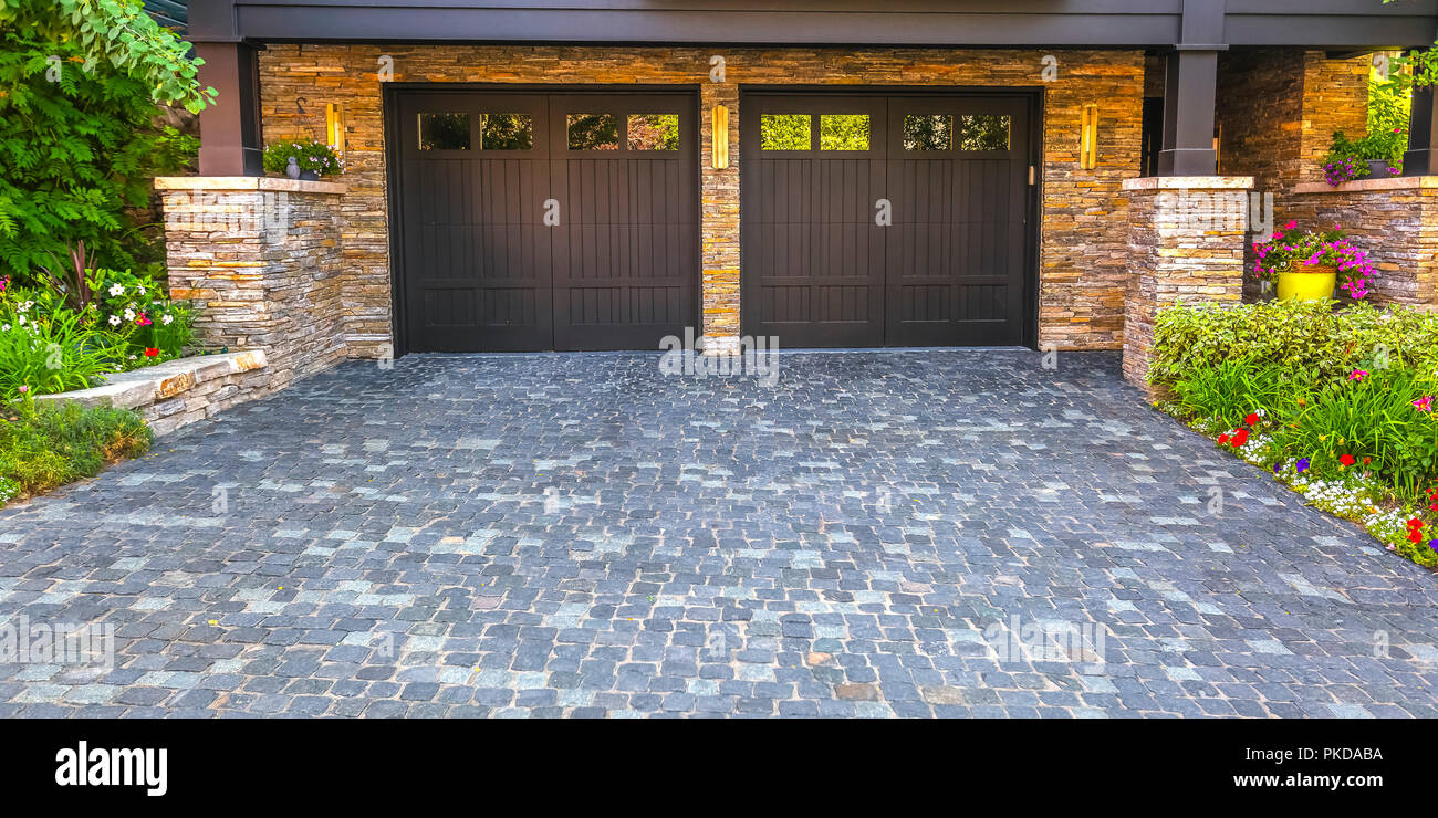 Brick Garage Stockfotos und -bilder Kaufen - Alamy