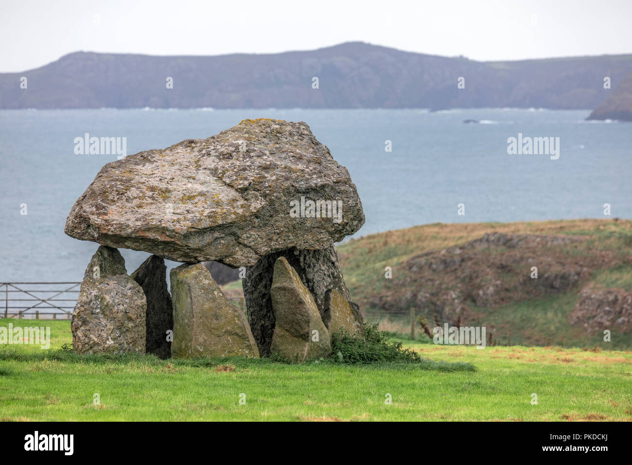 Carreg samson dolmen -Fotos und -Bildmaterial in hoher Auflösung – Alamy