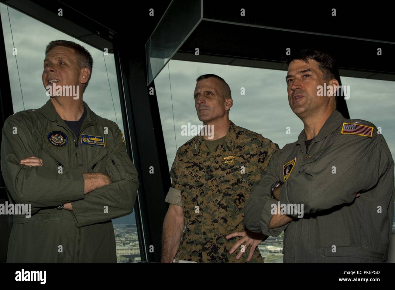 U.S. Navy Adm. Philip S. Davidson, Links, Kommandeur der US-Indo-Befehl ...