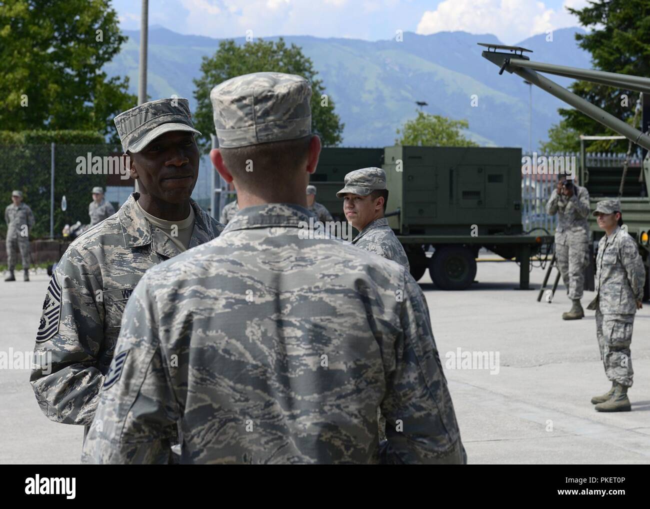 Chief master sgt der luftwaffe kaleth o wright -Fotos und -Bildmaterial ...