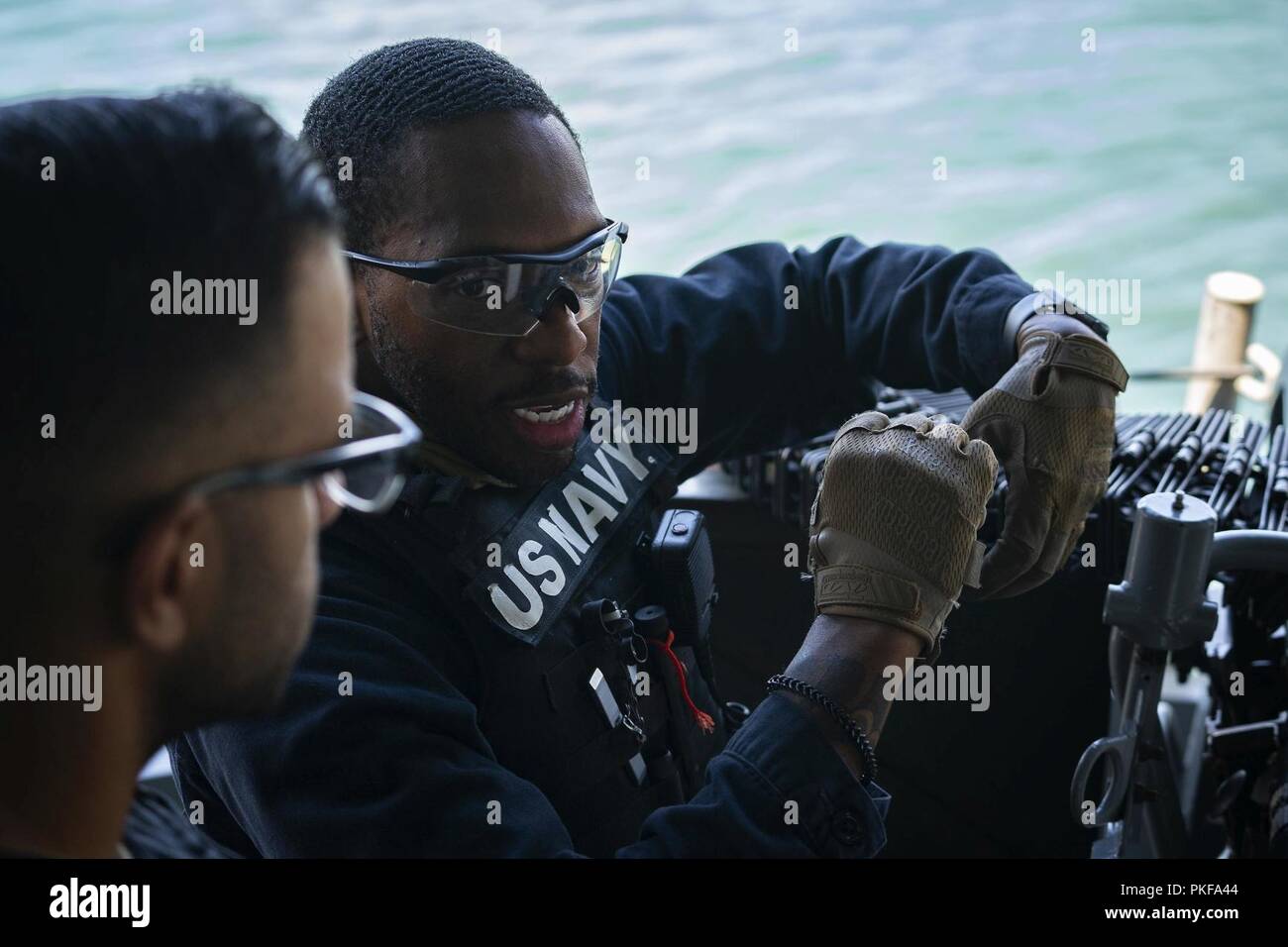 PEARL Harbor, Hawaii (Aug. 8, 2018) die Gunner Mate 1. Klasse ...