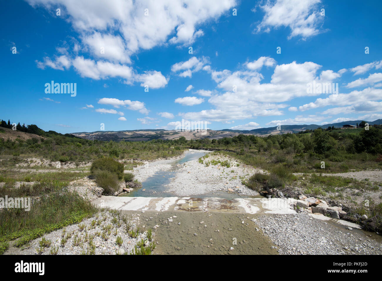 Riverbed Dry Europe Stockfotos und -bilder Kaufen - Alamy