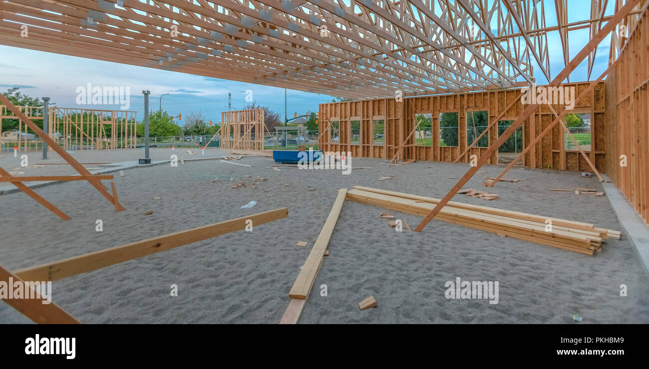 Dachbalken Aus Holz Stockfotos und -bilder Kaufen - Alamy