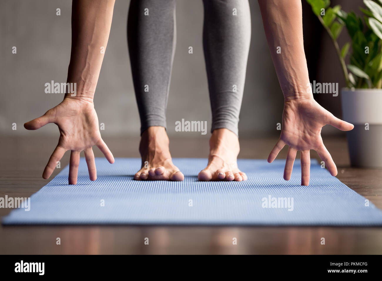 Joga füße -Fotos und -Bildmaterial in hoher Auflösung – Alamy