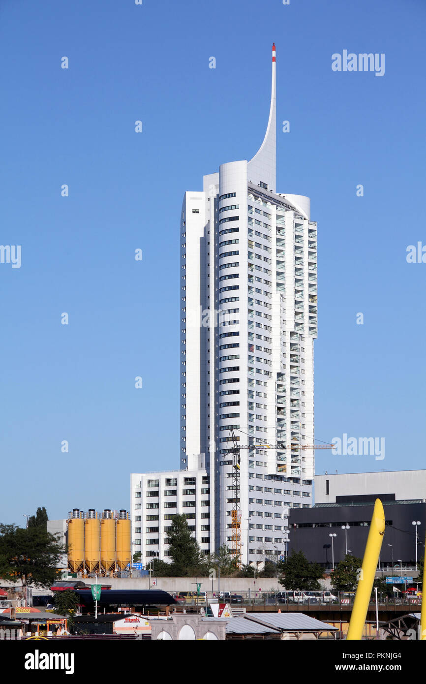 Hochhaus neue donau vienna -Fotos und -Bildmaterial in hoher Auflösung ...
