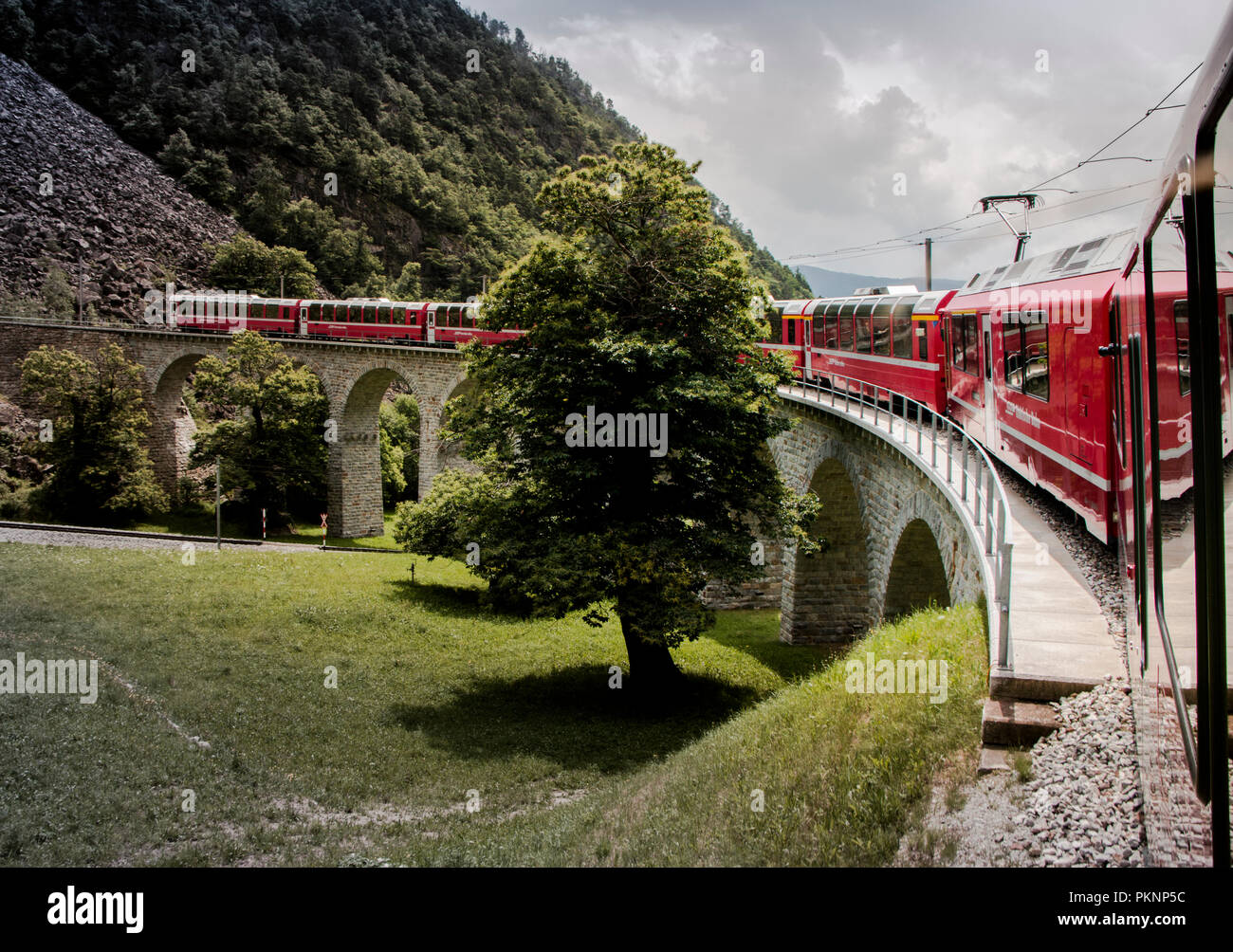 Kreisviadukt von brusio -Fotos und -Bildmaterial in hoher Auflösung – Alamy