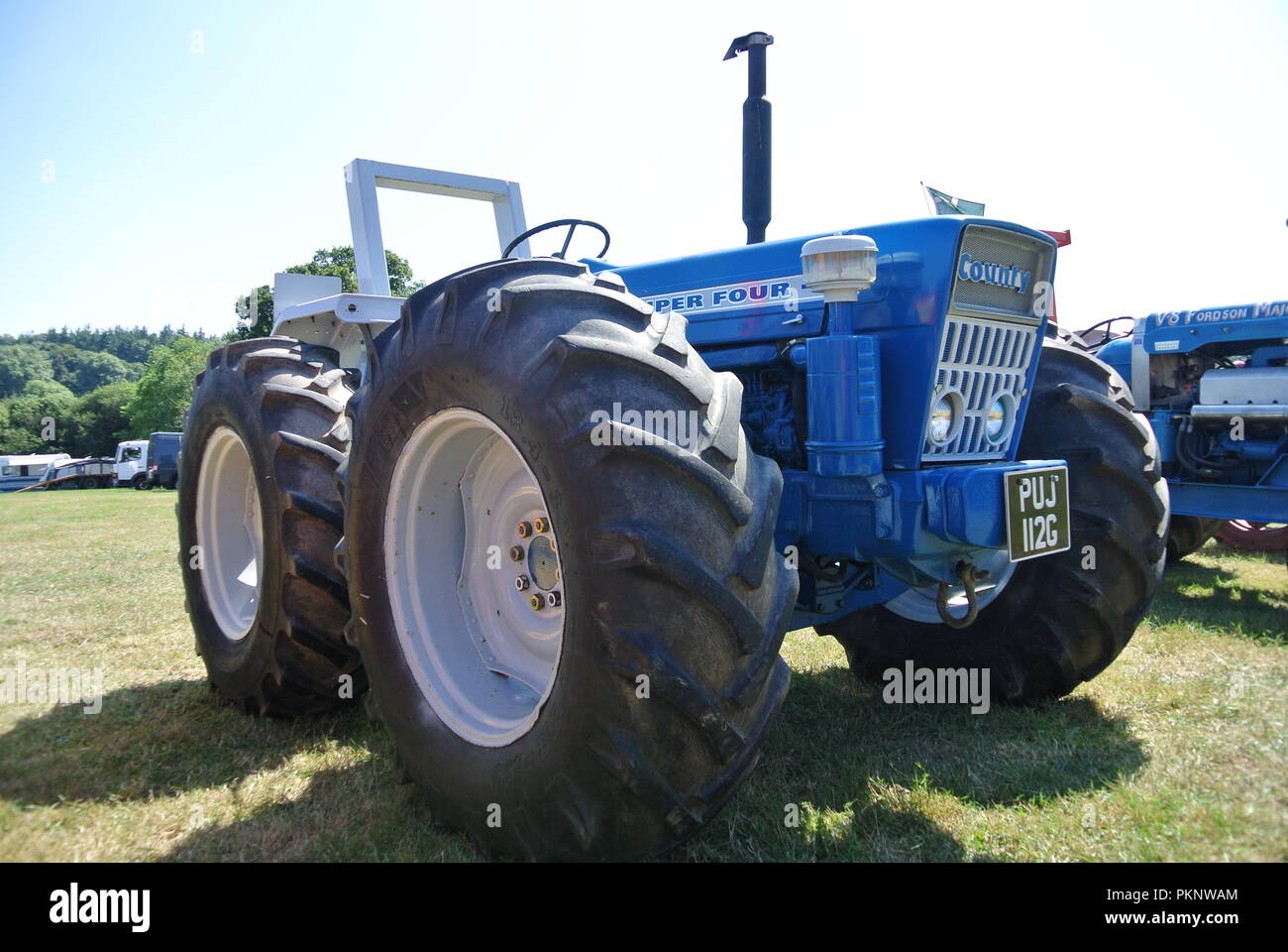 Grafschafts supertraktor vier -Fotos und -Bildmaterial in hoher ...