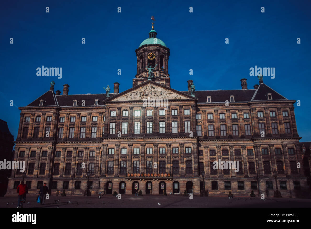 Paleis de op de dam -Fotos und -Bildmaterial in hoher Auflösung – Alamy