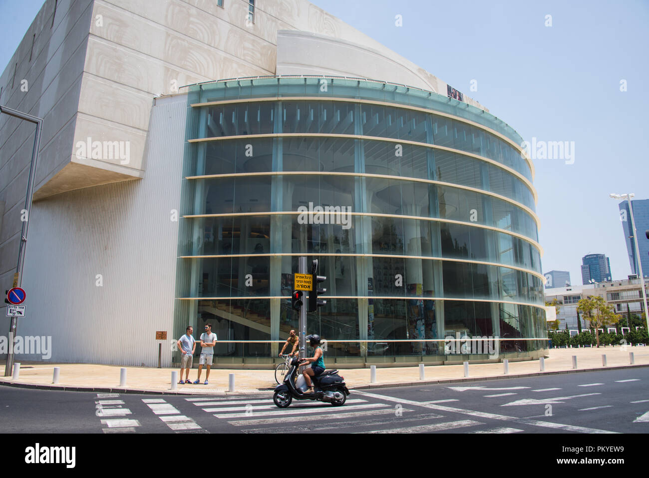 Habima theatre -Fotos und -Bildmaterial in hoher Auflösung – Alamy