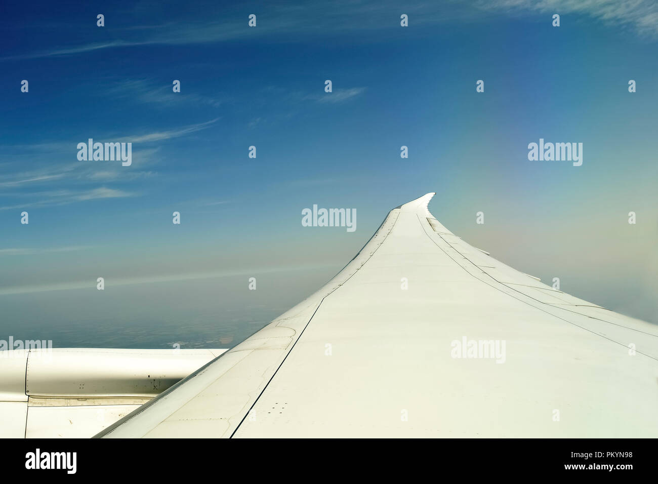 Mid wing -Fotos und -Bildmaterial in hoher Auflösung – Alamy