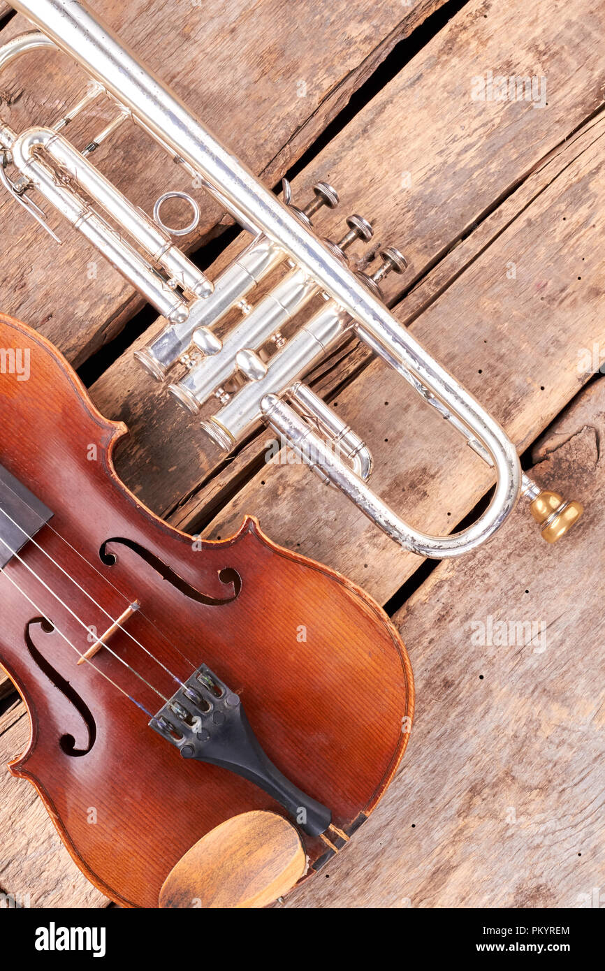 Orchester instrumente -Fotos und -Bildmaterial in hoher Auflösung – Alamy