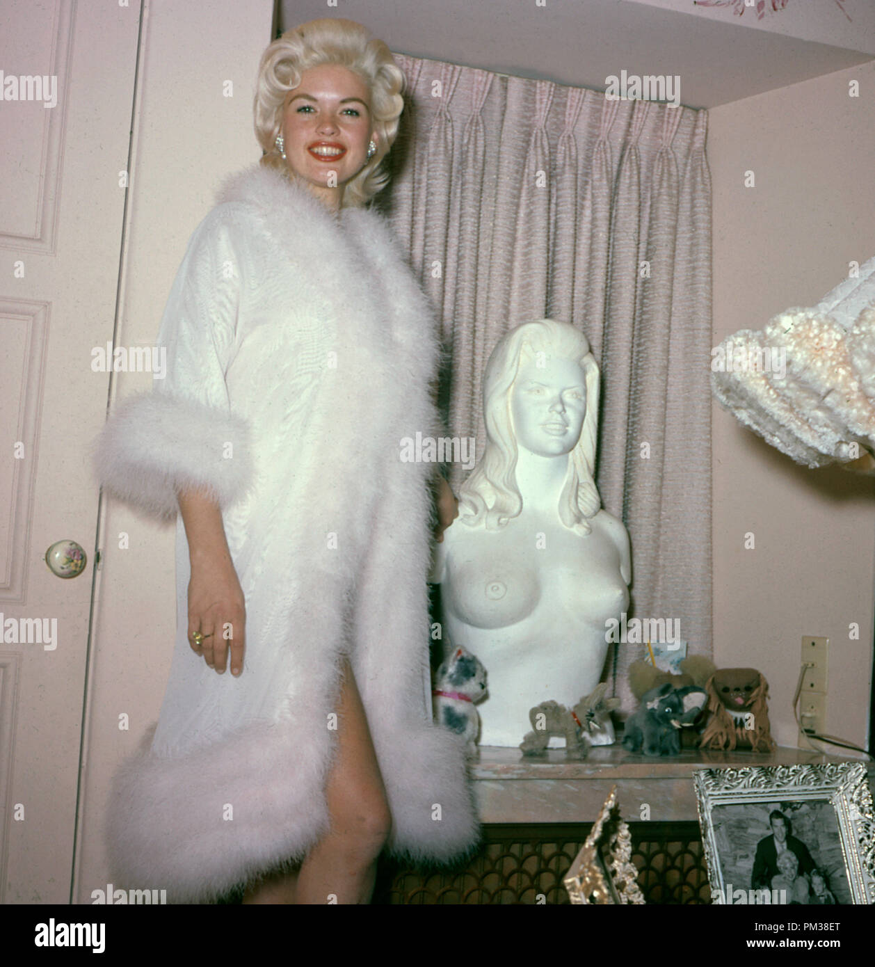 Jayne Mansfield Color Fotos Und Bildmaterial In Hoher Auflösung Alamy
