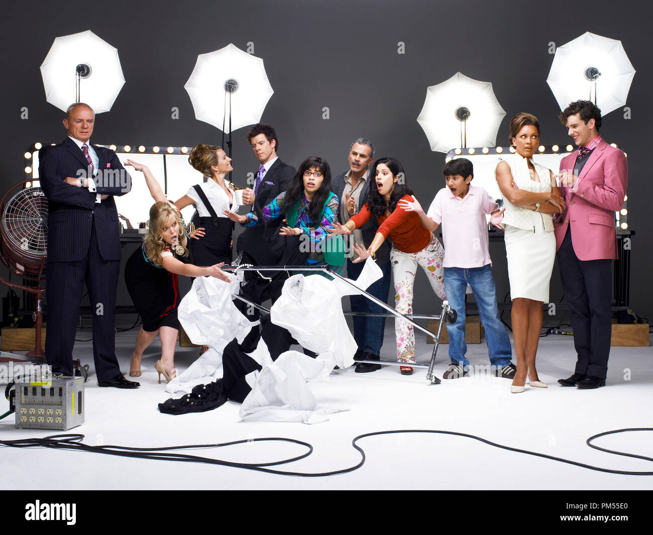 "Ugly Betty" Alan Dale, Ashley Jensen, Unterart Becki Newton, Eric ...